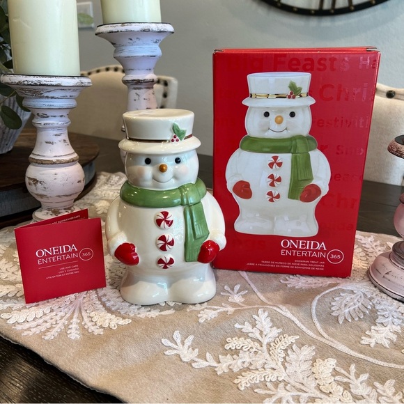 Oneida | Holiday | Oneida Festive Snowman Cookiecandy Jar With Red And ...